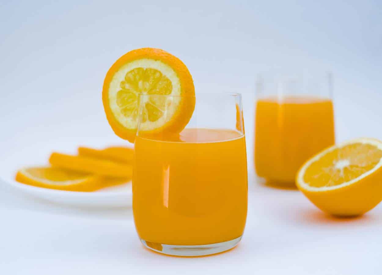Best Liquids for Smoothies (A Dietitian’s Guide) - The Balanced ...