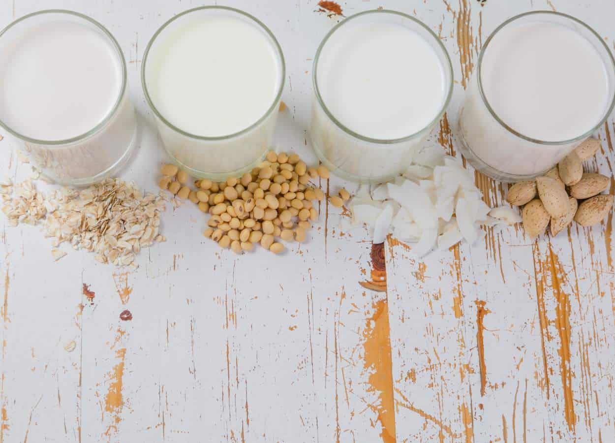 Best Liquids for Smoothies (A Dietitian’s Guide) - The Balanced ...