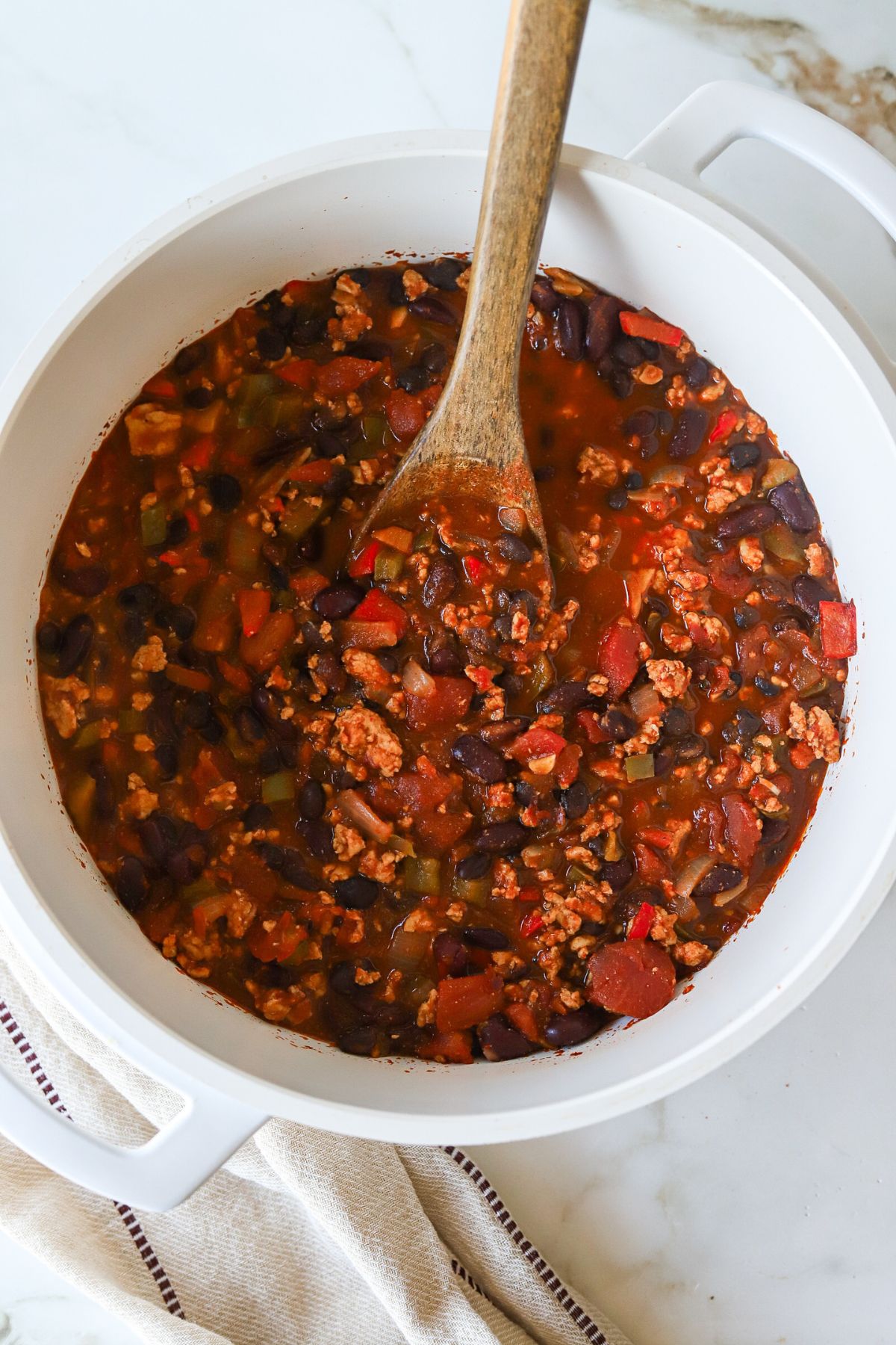 Ground Chicken Chili Recipe (Easy and Healthy!) - The Balanced Nutritionist