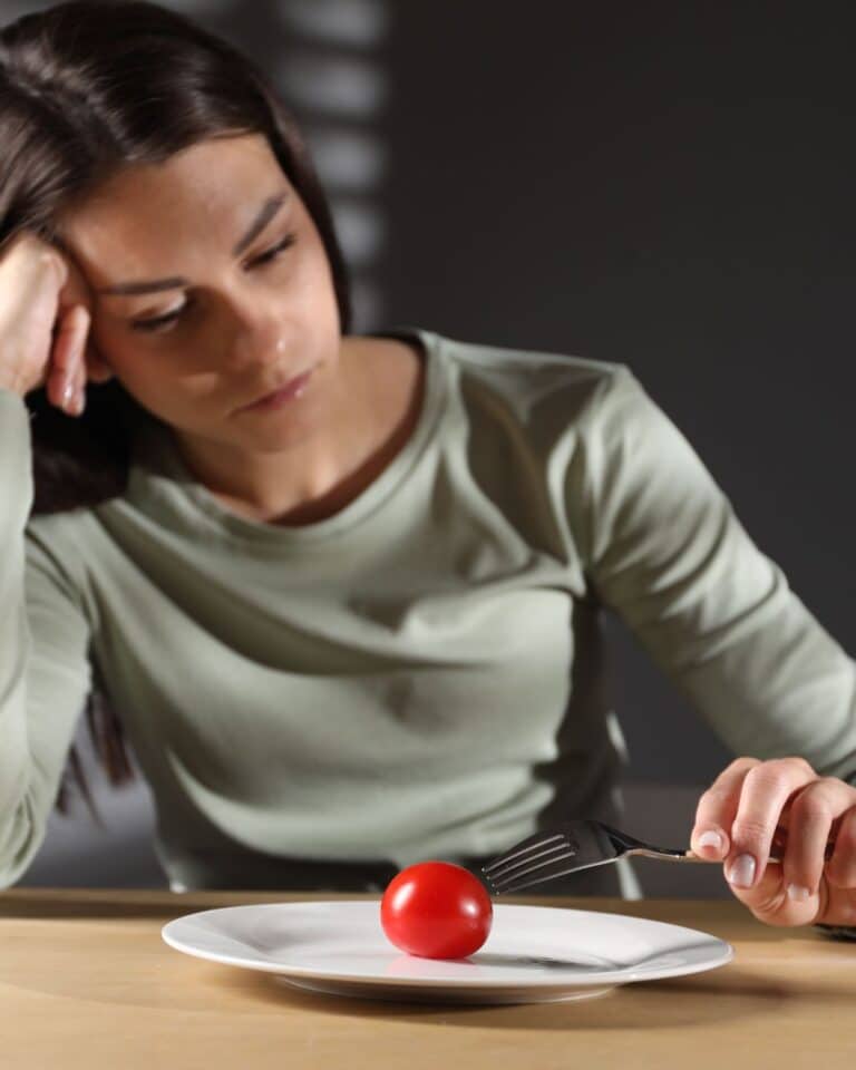How to Stop Thinking About Food: A Dietitian's Advice - The Balanced ...